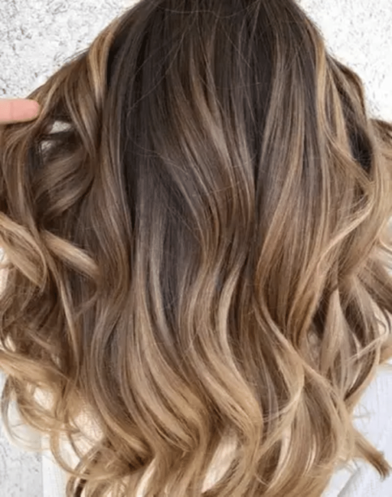 Ombré hair châtain clair : inspirations et conseils pour l'adopter
