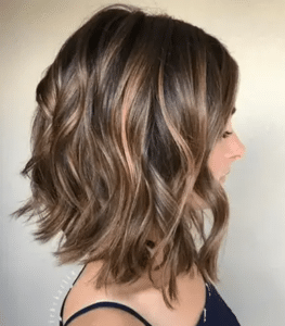 Wavy hair : 10 techniques pour le réussir et inspirations